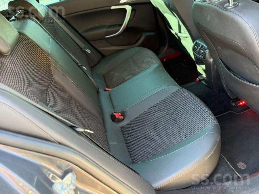 Melns Opel Insignia 2016 Rīga, ar dzinēja tilpumu 1.60 L un nobraukumu 182 tūkst. km par 5500 €, foto 13 vietnē AUTOMOTO.COM.LV