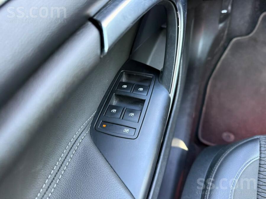 Melns Opel Insignia 2016 Rīga, ar dzinēja tilpumu 1.60 L un nobraukumu 182 tūkst. km par 5500 €, foto 15 vietnē AUTOMOTO.COM.LV