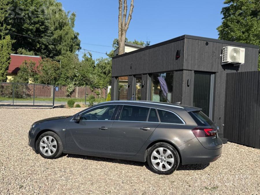 Melns Opel Insignia 2016 Rīga, ar dzinēja tilpumu 1.60 L un nobraukumu 182 tūkst. km par 5500 €, foto 24 vietnē AUTOMOTO.COM.LV