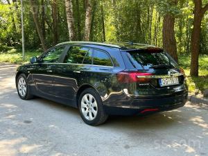 Black Opel Insignia 2016 in Riga, with an engine capacity of 1.60 L and mileage of 0 thousand km for 12899 €, photo 4 on AUTOMOTO.COM.LV