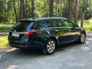 Black Opel Insignia 2016 in Riga, with an engine capacity of 1.60 L and mileage of 0 thousand km for 12899 €, photo 6 on AUTOMOTO.COM.LV