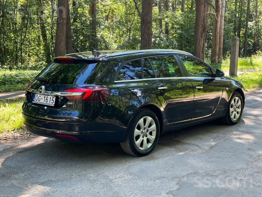 Black Opel Insignia 2016 in Riga, with an engine capacity of 1.60 L and mileage of 0 thousand km for 12899 €, photo 6 on AUTOMOTO.COM.LV