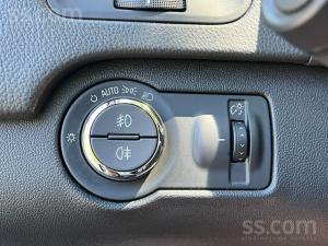 Black Opel Insignia 2016 in Riga, with an engine capacity of 1.60 L and mileage of 0 thousand km for 12899 €, photo 17 on AUTOMOTO.COM.LV