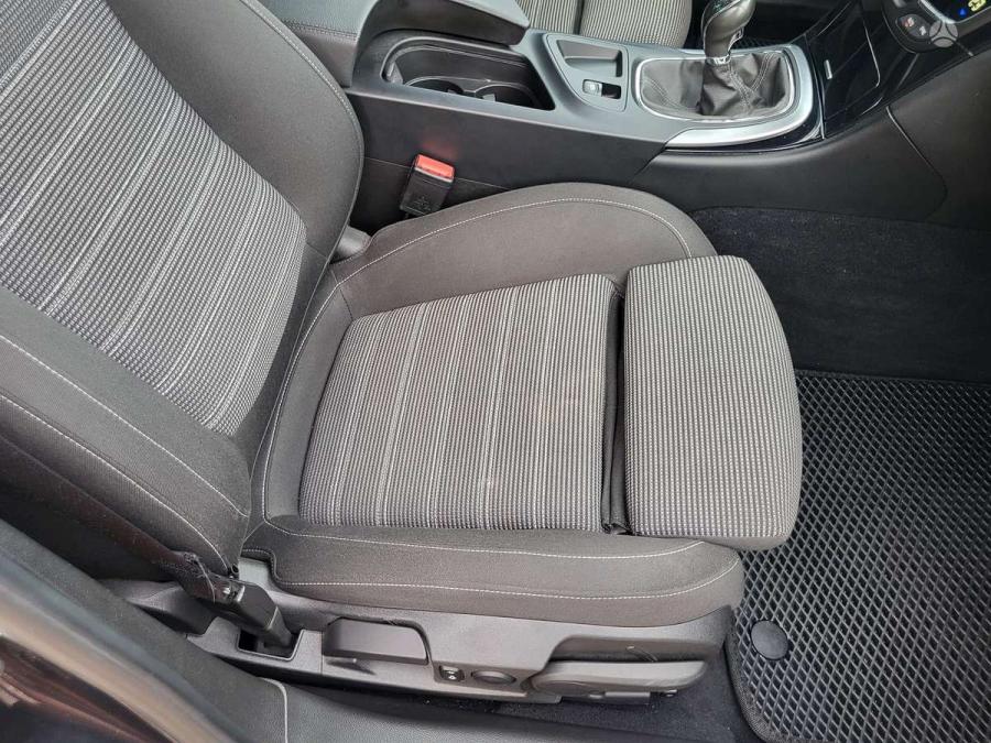 Melns Opel Insignia 2016 Viļņa, ar dzinēja tilpumu 1.60 L un nobraukumu 248 tūkst. km par 4950 €, foto 30 vietnē AUTOMOTO.COM.LV