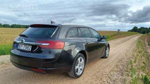 Black Opel Insignia 2016 in Valka, with an engine capacity of 1.60 L and mileage of 240 thousand km for 5490 €, photo 4 on AUTOMOTO.COM.LV