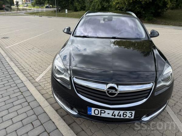 Black Opel Insignia 2016 in Saldus, with an engine capacity of 1.60 L and mileage of 211 thousand km for 6100 €, photo 1 on AUTOMOTO.COM.LV