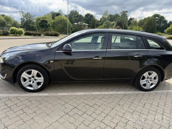 Black Opel Insignia 2016 in Saldus, with an engine capacity of 1.60 L and mileage of 211 thousand km for 6100 €, photo 5 on AUTOMOTO.COM.LV