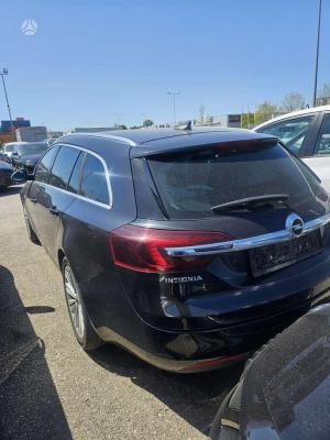 Black Opel Insignia 2016 in Kaunas, with an engine capacity of 1.60 L and mileage of 179 thousand km for 4700 €, photo 4 on AUTOMOTO.COM.LV