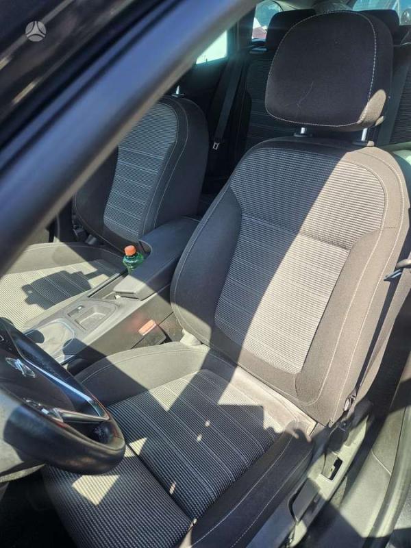 Black Opel Insignia 2016 in Kaunas, with an engine capacity of 1.60 L and mileage of 179 thousand km for 4700 €, photo 6 on AUTOMOTO.COM.LV