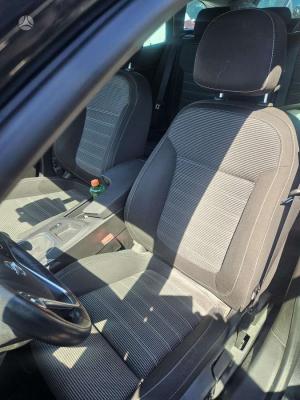 Black Opel Insignia 2016 in Kaunas, with an engine capacity of 1.60 L and mileage of 179 thousand km for 4700 €, photo 7 on AUTOMOTO.COM.LV