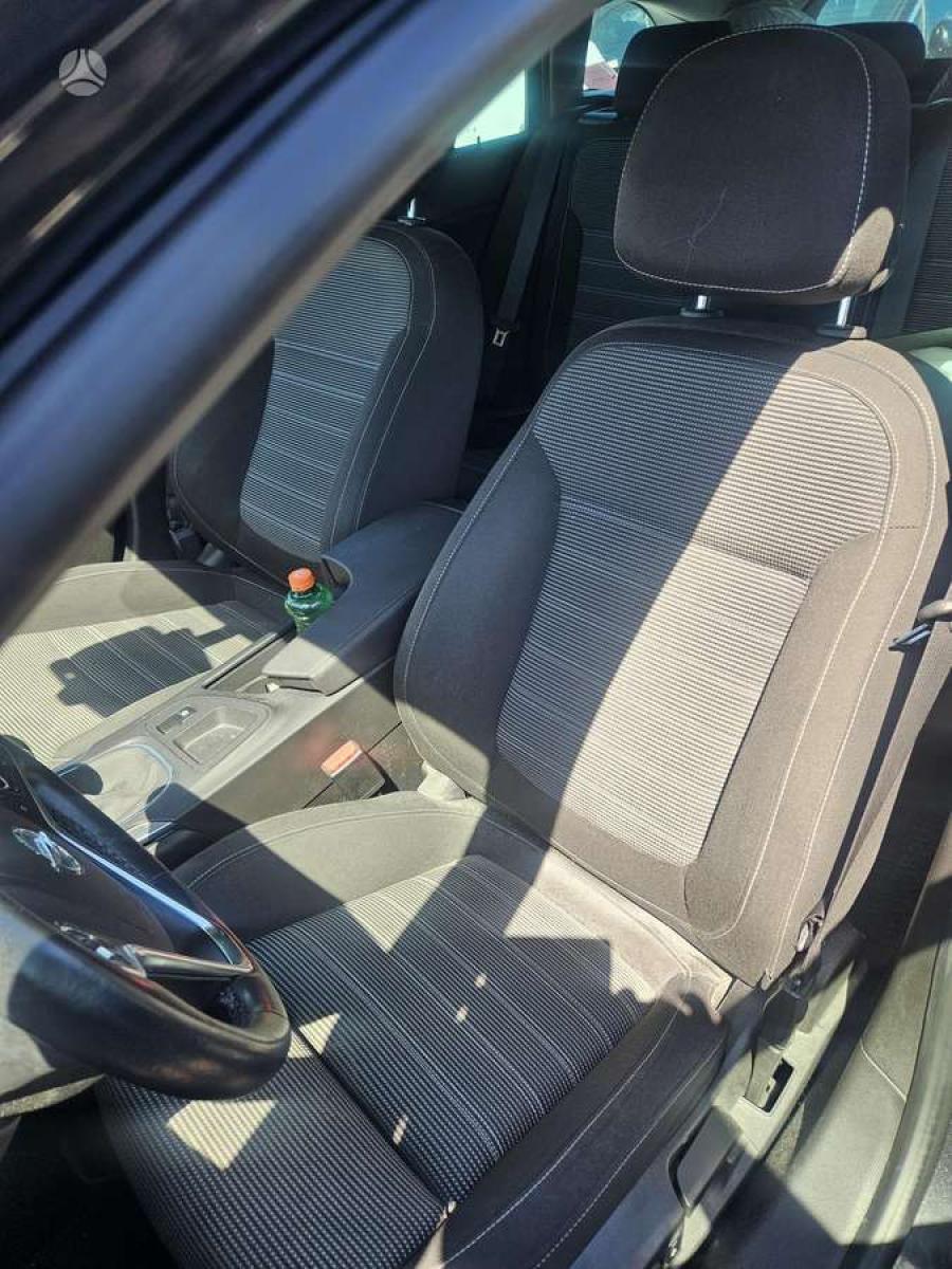 Black Opel Insignia 2016 in Kaunas, with an engine capacity of 1.60 L and mileage of 179 thousand km for 4700 €, photo 7 on AUTOMOTO.COM.LV