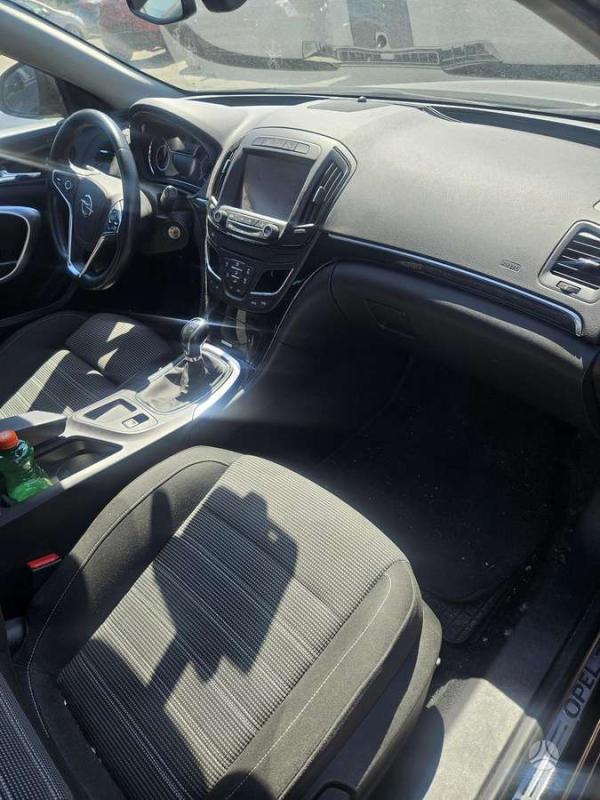 Black Opel Insignia 2016 in Kaunas, with an engine capacity of 1.60 L and mileage of 179 thousand km for 4700 €, photo 7 on AUTOMOTO.COM.LV