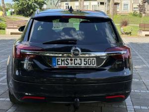 Black Opel Insignia 2016 in Kaunas, with an engine capacity of 1.60 L and mileage of 261 thousand km for 5399 €, photo 4 on AUTOMOTO.COM.LV
