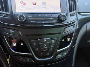 Black Opel Insignia 2016 in Kaunas, with an engine capacity of 1.60 L and mileage of 261 thousand km for 5399 €, photo 14 on AUTOMOTO.COM.LV