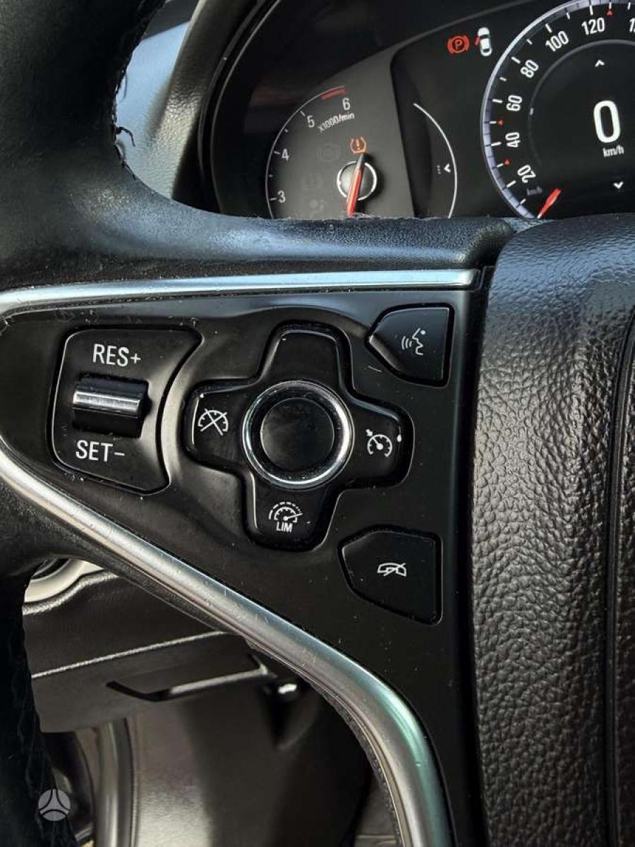 Black Opel Insignia 2016 in Kaunas, with an engine capacity of 1.60 L and mileage of 261 thousand km for 5399 €, photo 18 on AUTOMOTO.COM.LV