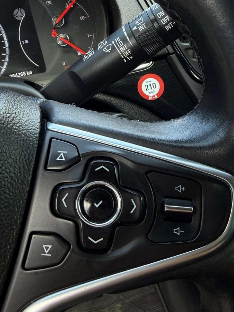 Black Opel Insignia 2016 in Kaunas, with an engine capacity of 1.60 L and mileage of 261 thousand km for 5399 €, photo 19 on AUTOMOTO.COM.LV