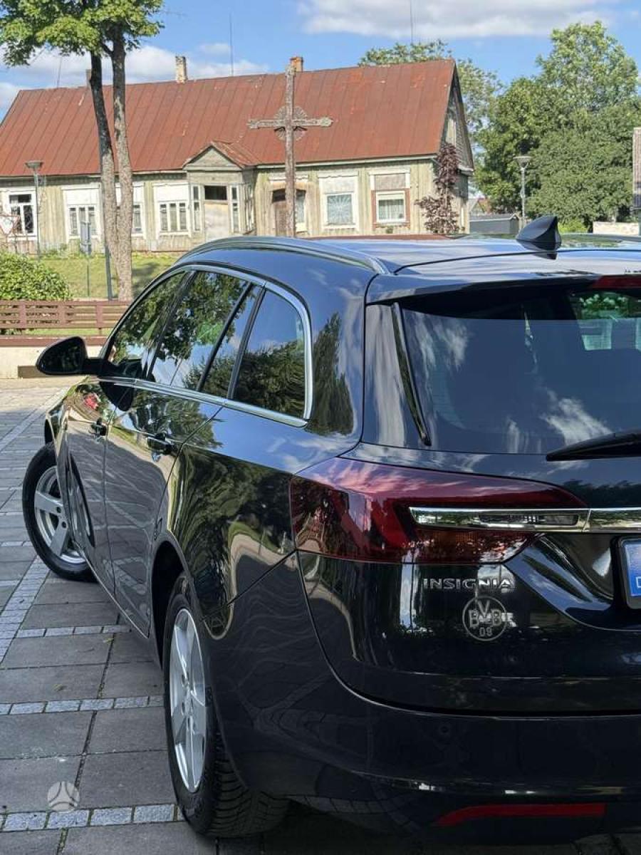 Black Opel Insignia 2016 in Kaunas, with an engine capacity of 1.60 L and mileage of 261 thousand km for 5399 €, photo 34 on AUTOMOTO.COM.LV