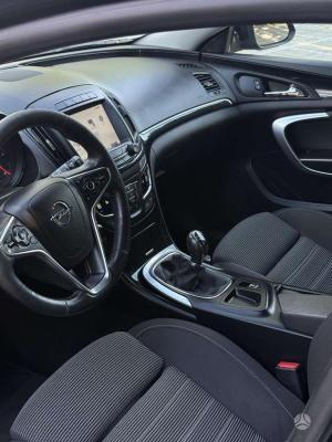 Black Opel Insignia 2016 in Kaunas, with an engine capacity of 1.60 L and mileage of 261 thousand km for 5399 €, photo 44 on AUTOMOTO.COM.LV