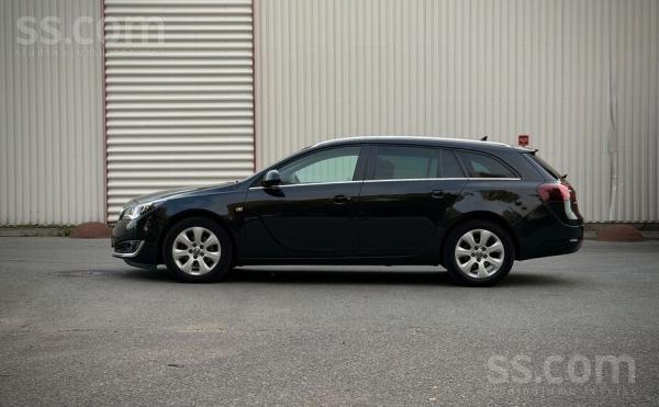 Black Opel Insignia 2016 in Riga, with an engine capacity of 1.60 L and mileage of 260 thousand km for 5650 €, photo 3 on AUTOMOTO.COM.LV