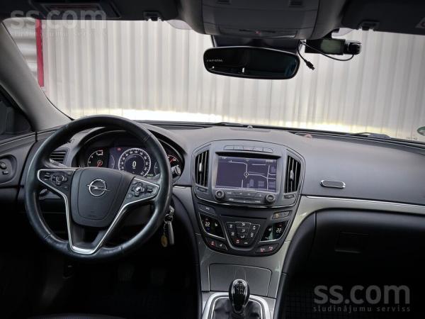 Black Opel Insignia 2016 in Riga, with an engine capacity of 1.60 L and mileage of 260 thousand km for 5650 €, photo 8 on AUTOMOTO.COM.LV
