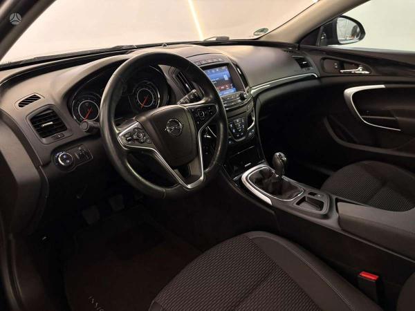 Black Opel Insignia 2016 in Marijampole, with an engine capacity of 1.96 L and mileage of 262 thousand km for 5999 €, photo 3 on AUTOMOTO.COM.LV