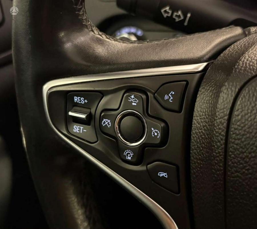 Black Opel Insignia 2016 in Marijampole, with an engine capacity of 1.96 L and mileage of 262 thousand km for 5999 €, photo 6 on AUTOMOTO.COM.LV