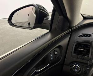 Black Opel Insignia 2016 in Marijampole, with an engine capacity of 1.96 L and mileage of 262 thousand km for 5999 €, photo 7 on AUTOMOTO.COM.LV
