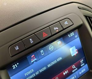 Black Opel Insignia 2016 in Marijampole, with an engine capacity of 1.96 L and mileage of 262 thousand km for 5999 €, photo 10 on AUTOMOTO.COM.LV