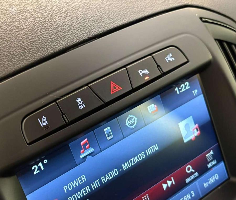 Black Opel Insignia 2016 in Marijampole, with an engine capacity of 1.96 L and mileage of 262 thousand km for 5999 €, photo 10 on AUTOMOTO.COM.LV