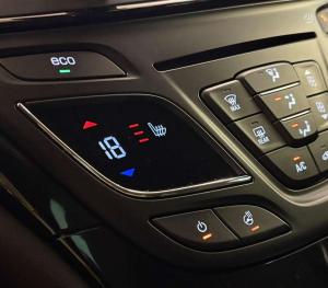 Black Opel Insignia 2016 in Marijampole, with an engine capacity of 1.96 L and mileage of 262 thousand km for 5999 €, photo 15 on AUTOMOTO.COM.LV