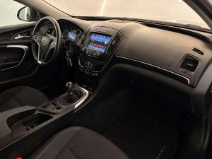 Black Opel Insignia 2016 in Marijampole, with an engine capacity of 1.96 L and mileage of 262 thousand km for 5999 €, photo 21 on AUTOMOTO.COM.LV
