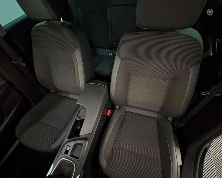 Black Opel Insignia 2016 in Marijampole, with an engine capacity of 1.96 L and mileage of 262 thousand km for 5999 €, photo 24 on AUTOMOTO.COM.LV