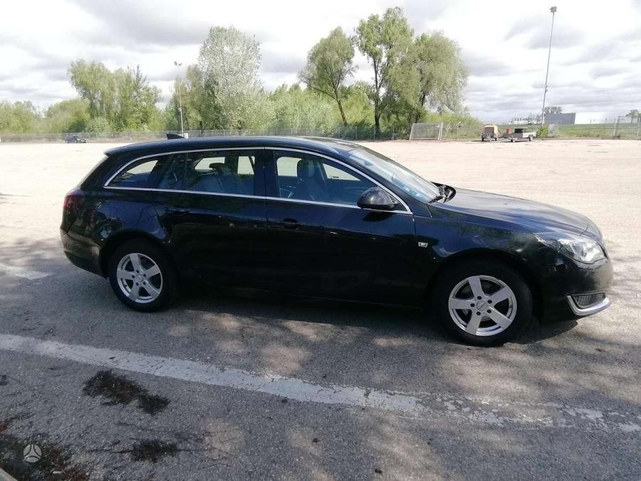 Black Opel Insignia 2016 in Marijampole, with an engine capacity of 1.36 L and mileage of 271 thousand km for 4799 €, photo 6 on AUTOMOTO.COM.LV
