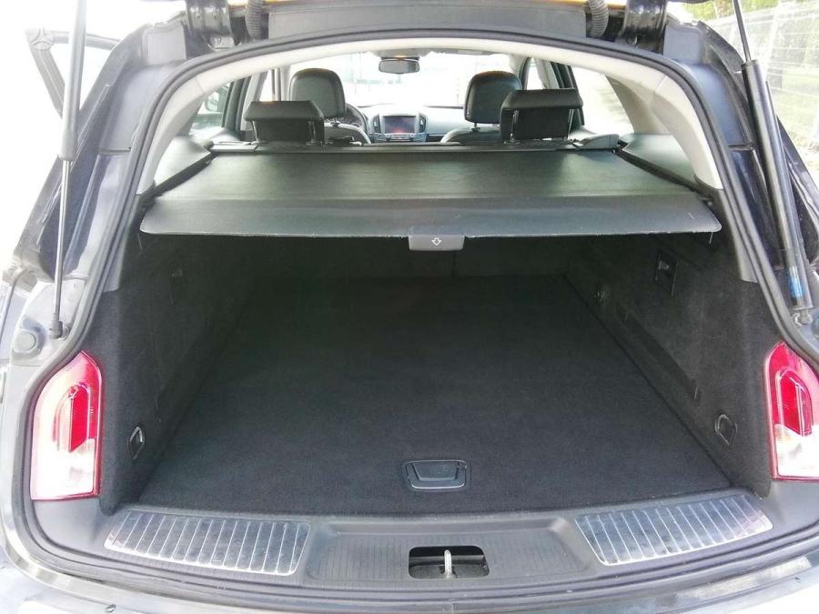 Black Opel Insignia 2016 in Marijampole, with an engine capacity of 1.36 L and mileage of 271 thousand km for 4799 €, photo 15 on AUTOMOTO.COM.LV