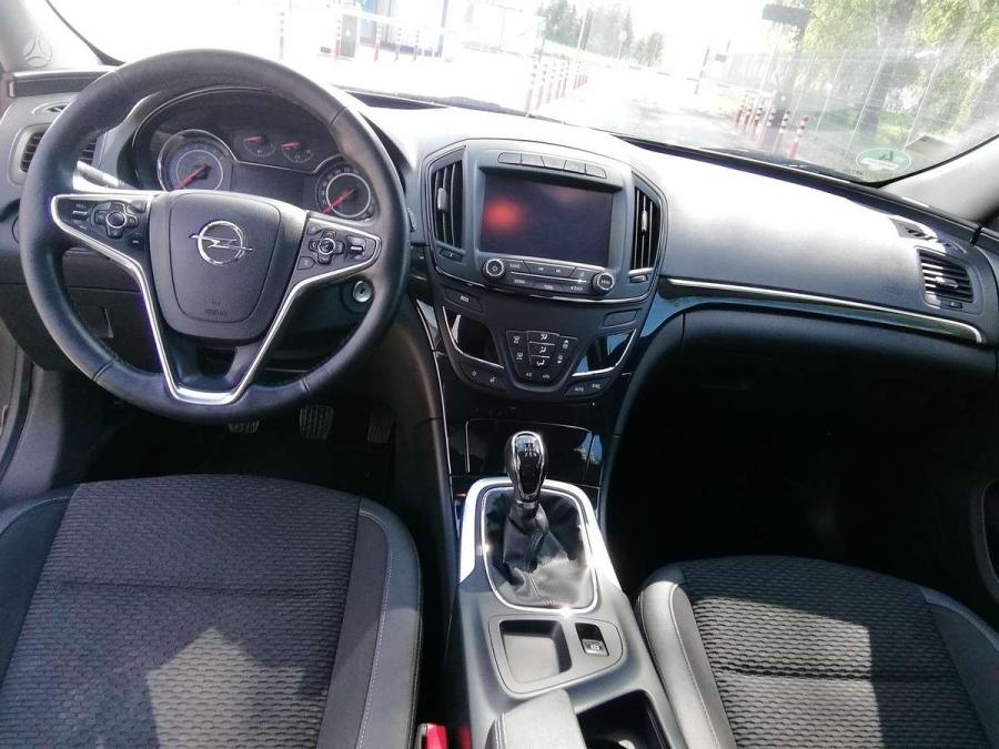 Black Opel Insignia 2016 in Marijampole, with an engine capacity of 1.36 L and mileage of 271 thousand km for 4799 €, photo 17 on AUTOMOTO.COM.LV