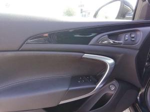 Black Opel Insignia 2016 in Marijampole, with an engine capacity of 1.36 L and mileage of 271 thousand km for 4799 €, photo 22 on AUTOMOTO.COM.LV