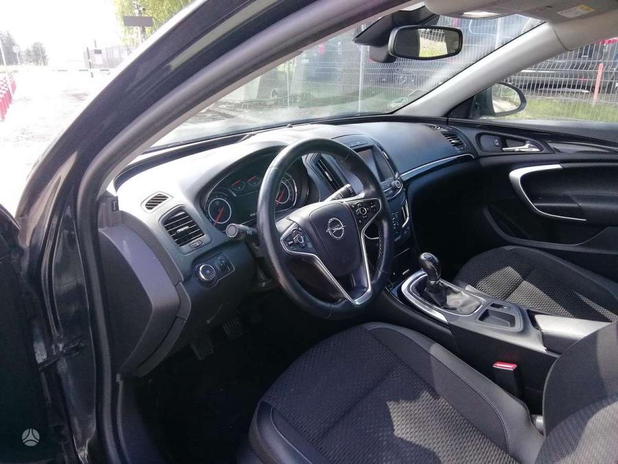 Black Opel Insignia 2016 in Marijampole, with an engine capacity of 1.36 L and mileage of 271 thousand km for 4799 €, photo 23 on AUTOMOTO.COM.LV