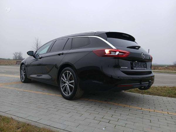 Black Opel Insignia 2017 in Marijampole, with an engine capacity of 1.96 L and mileage of 229 thousand km for 9850 €, photo 6 on AUTOMOTO.COM.LV
