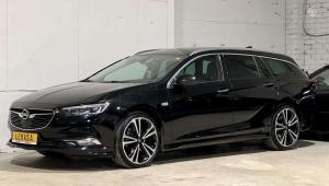 Black Opel Insignia 2017 in Klaipeda, with an engine capacity of 1.96 L and mileage of 241 thousand km for 10999 €, photo 16 on AUTOMOTO.COM.LV