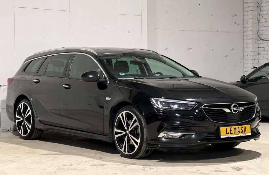 Black Opel Insignia 2017 in Klaipeda, with an engine capacity of 1.96 L and mileage of 241 thousand km for 10999 €, photo 28 on AUTOMOTO.COM.LV