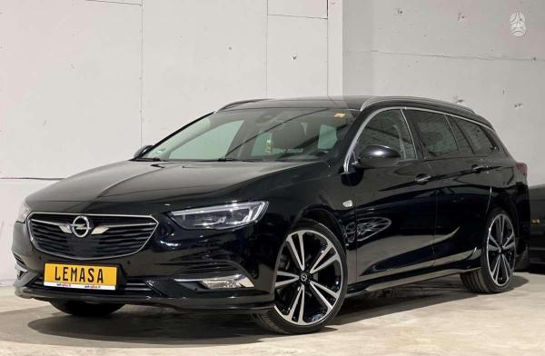 Black Opel Insignia 2017 in Klaipeda, with an engine capacity of 1.96 L and mileage of 241 thousand km for 10999 €, photo 8 on AUTOMOTO.COM.LV