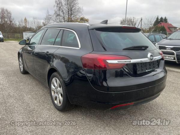 Black Opel Insignia 2017 in Viljandi, with an engine capacity of 1.60 L and mileage of 159 thousand km for 7999 €, photo 3 on AUTOMOTO.COM.LV