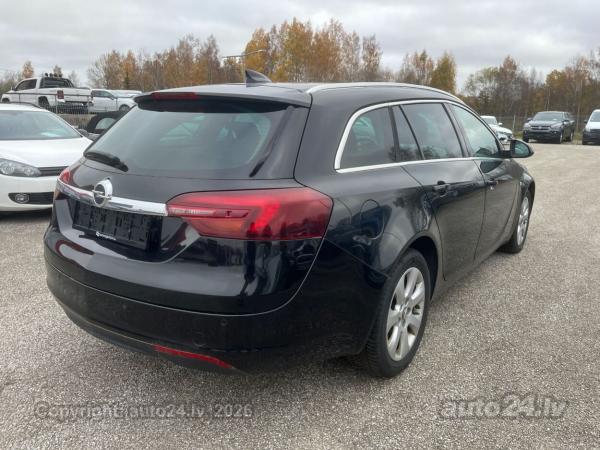 Black Opel Insignia 2017 in Viljandi, with an engine capacity of 1.60 L and mileage of 159 thousand km for 7999 €, photo 4 on AUTOMOTO.COM.LV