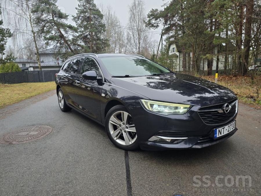 Black Opel Insignia 2017 in Riga, with an engine capacity of 1.60 L and mileage of 0 thousand km for 6500 €, photo 3 on AUTOMOTO.COM.LV