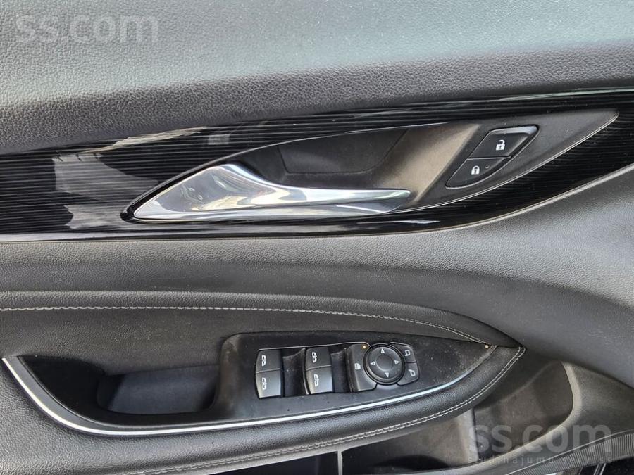 Black Opel Insignia 2017 in Riga, with an engine capacity of 1.60 L and mileage of 0 thousand km for 6500 €, photo 8 on AUTOMOTO.COM.LV