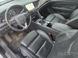 Black Opel Insignia 2017 in Riga, with an engine capacity of 1.60 L and mileage of 0 thousand km for 6500 €, photo 9 on AUTOMOTO.COM.LV