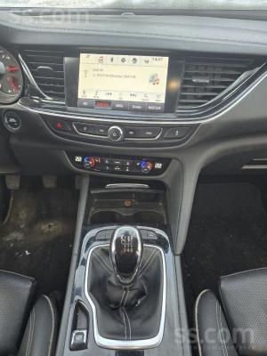 Black Opel Insignia 2017 in Riga, with an engine capacity of 1.60 L and mileage of 0 thousand km for 6500 €, photo 11 on AUTOMOTO.COM.LV