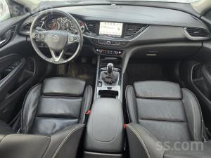 Black Opel Insignia 2017 in Riga, with an engine capacity of 1.60 L and mileage of 0 thousand km for 6500 €, photo 12 on AUTOMOTO.COM.LV