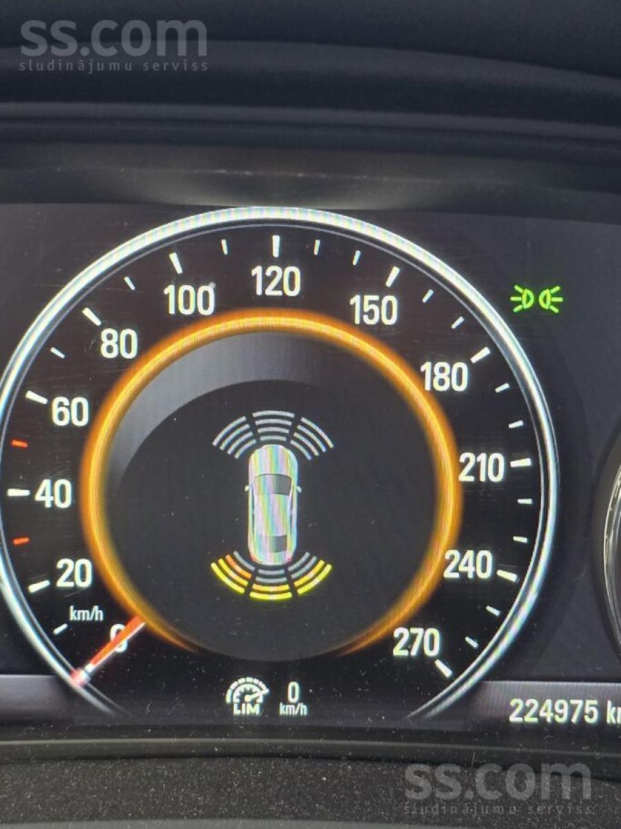 Black Opel Insignia 2017 in Riga, with an engine capacity of 1.60 L and mileage of 0 thousand km for 6500 €, photo 20 on AUTOMOTO.COM.LV