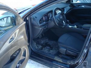 Black Opel Insignia 2017 in Riga, with an engine capacity of 2.00 L and mileage of 161 thousand km for 9000 €, photo 8 on AUTOMOTO.COM.LV